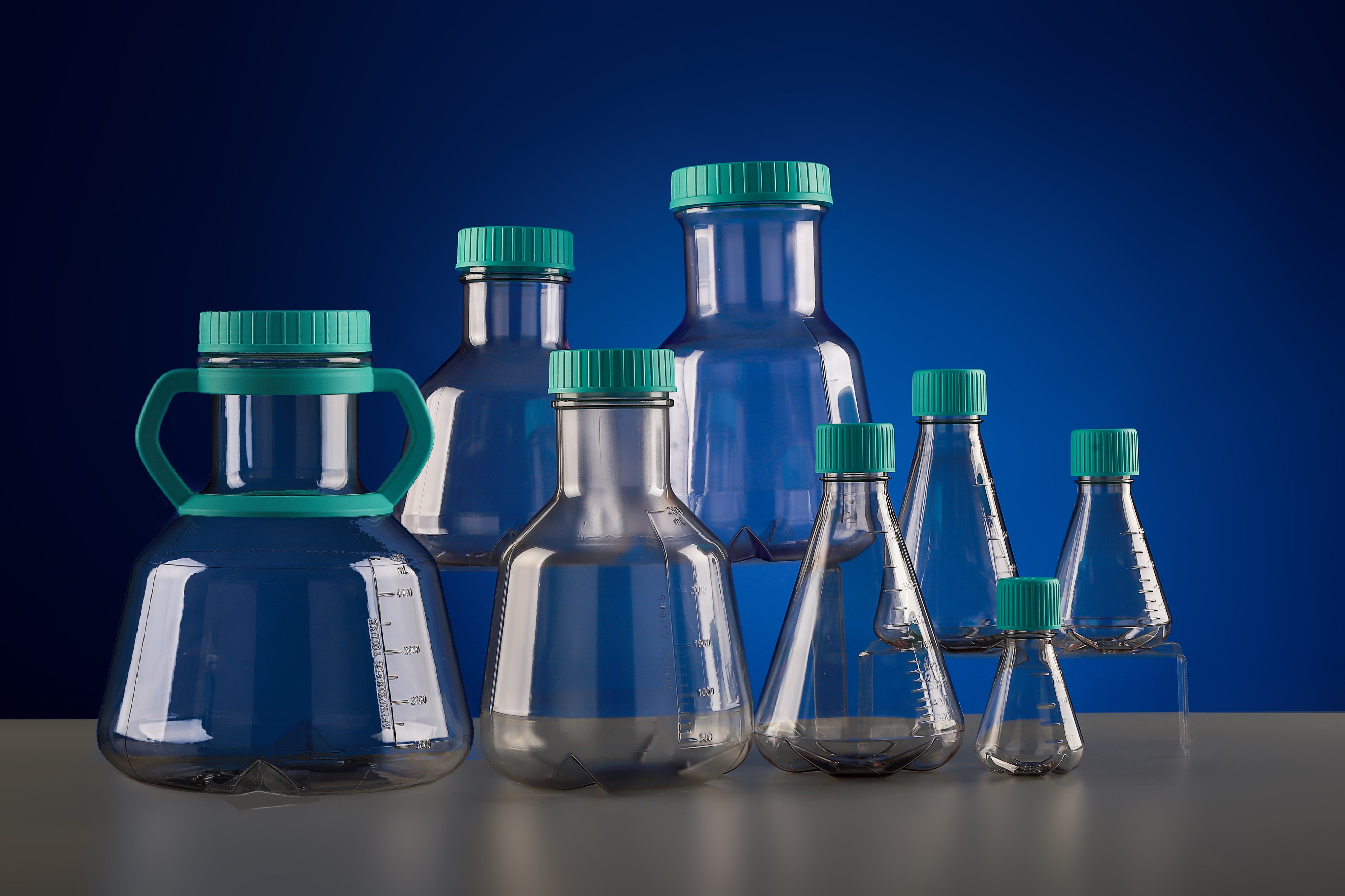 Choosing the Best Erlenmeyer Flask: Plastic vs. Glass – GMP Plastic